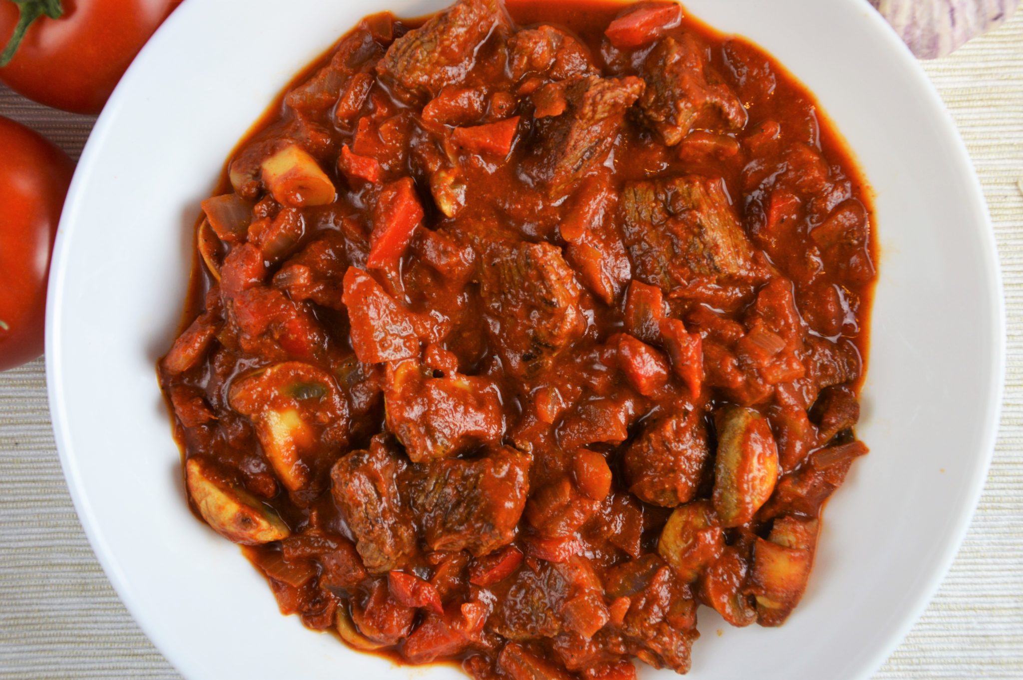 Boeuf Stroganow, czyli rosyjski gulasz wołowy - Kucharka w baletkach